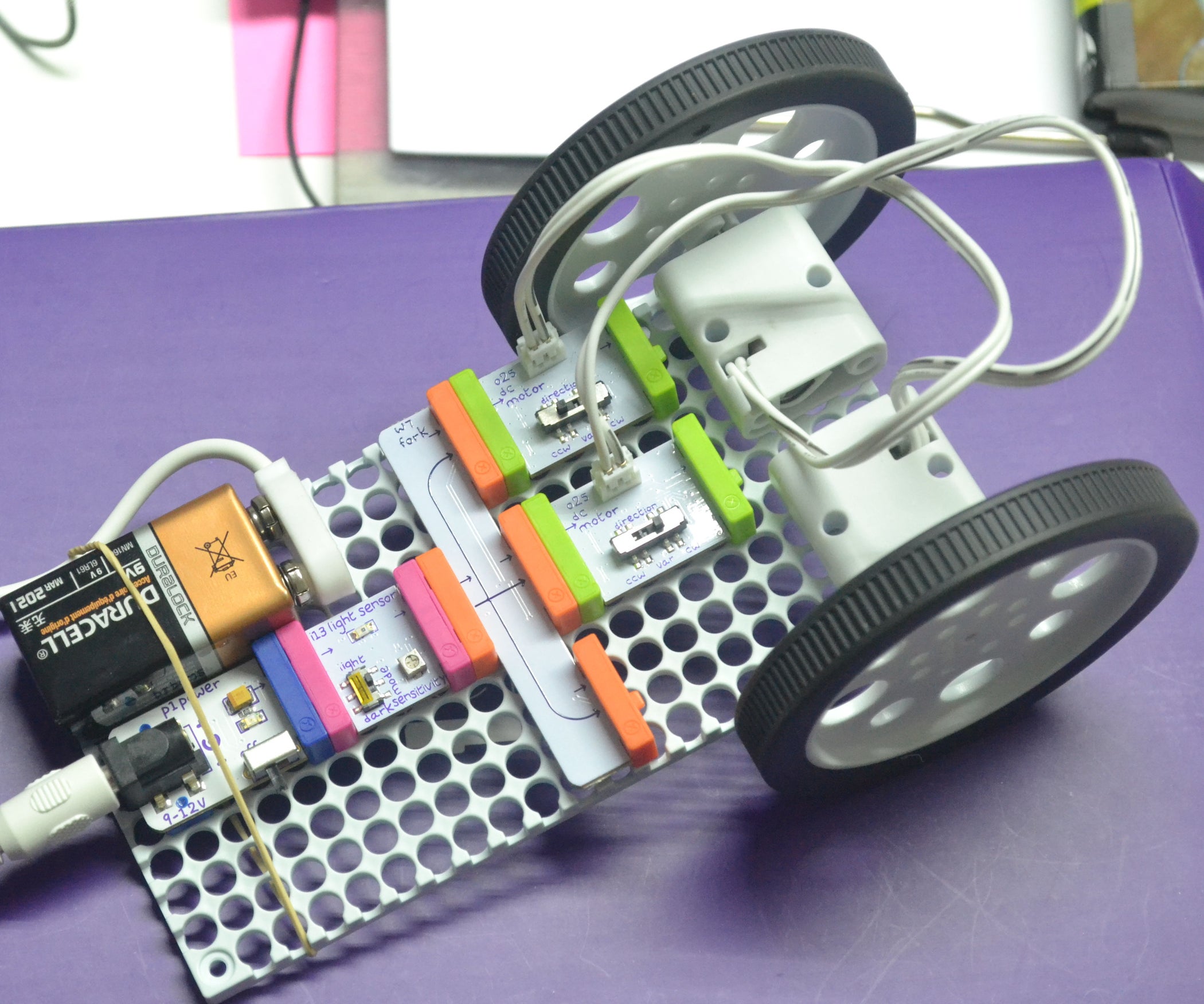 Engineering Basics with Tiny Bits · Science in the City